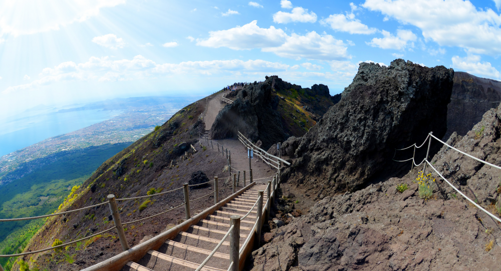 Geography: Mount Vesuvius: Level 1 activity for kids | PrimaryLeap.co.uk