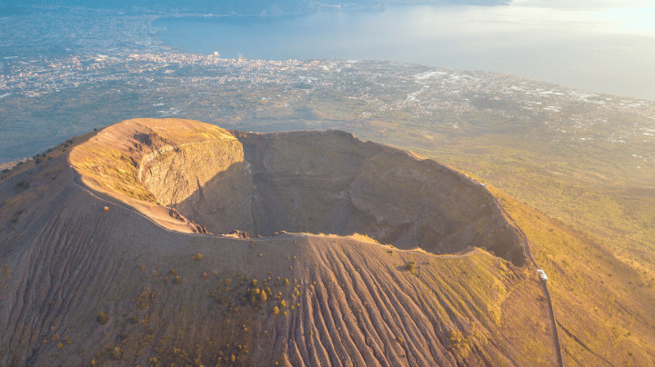 Geography: Mount Vesuvius: Level 1 activity for kids | PrimaryLeap.co.uk